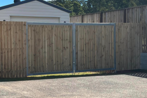 Fencing South Toowoomba – Colorbond, Timber & Gates